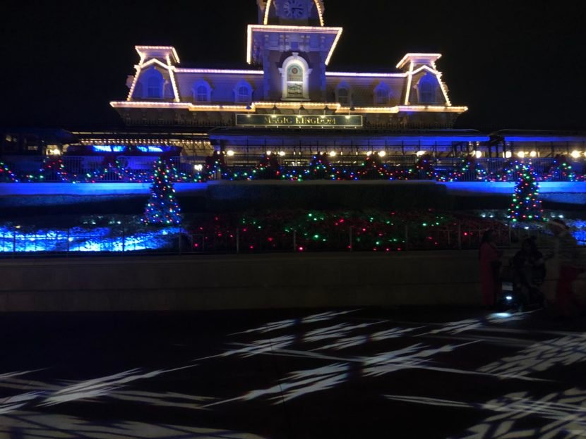 Ten Second Tip: It's Almost Very Merry Time - Magic Kingdom - Disney ...